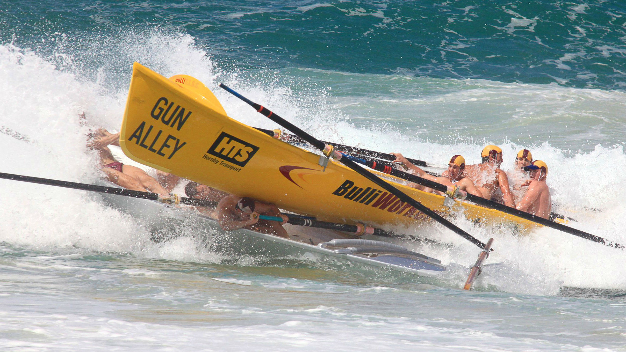 Safety gear 'doesn't fit surf lifesaving's macho culture' | Illawarra ...